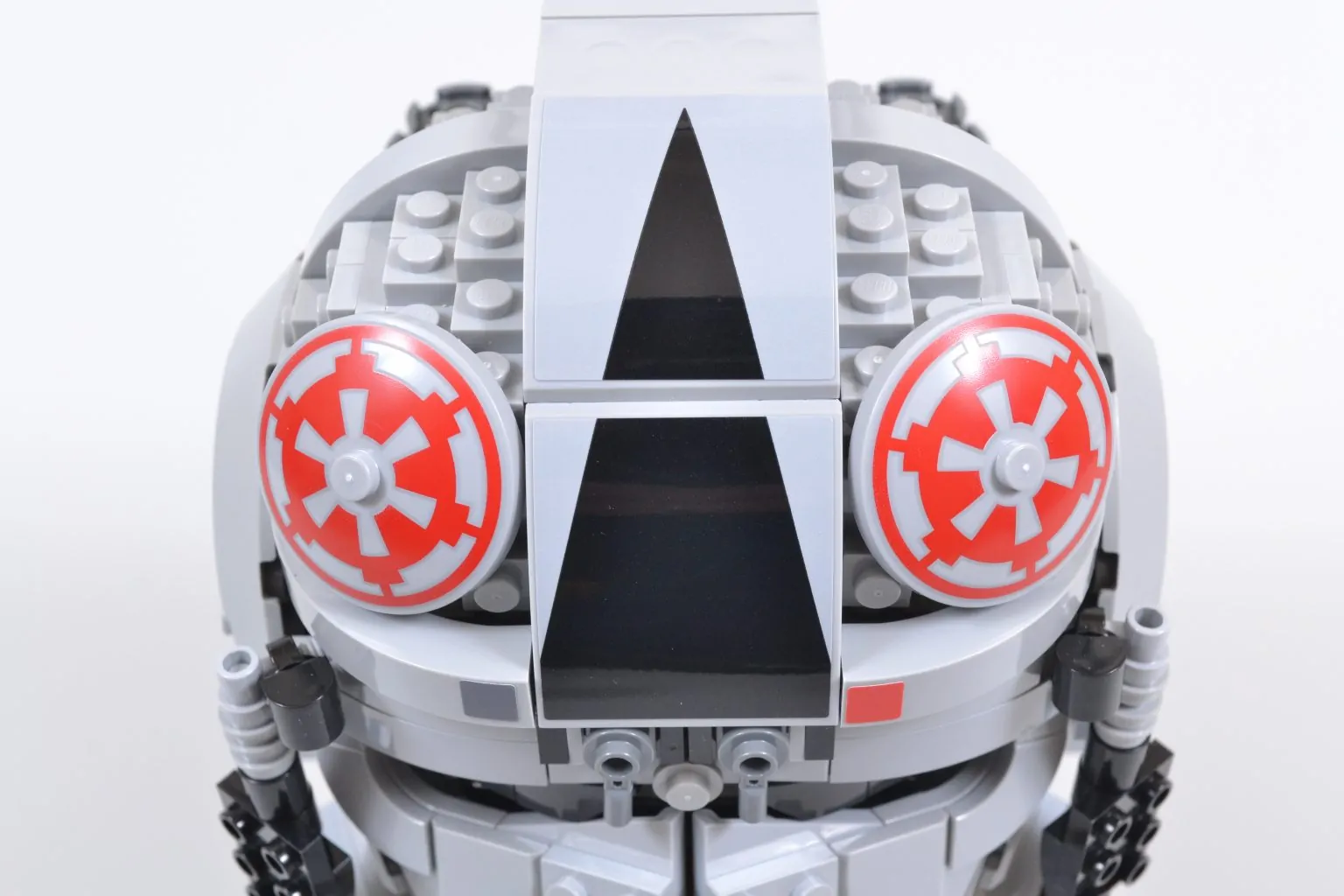 LEGO Star Wars 75429 AT-AT Driver Helmet review
