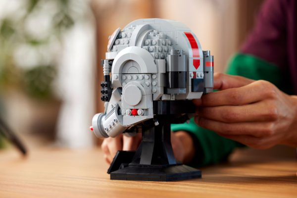 LEGO Star Wars 75429 AT-AT Driver Helmet officially revealed