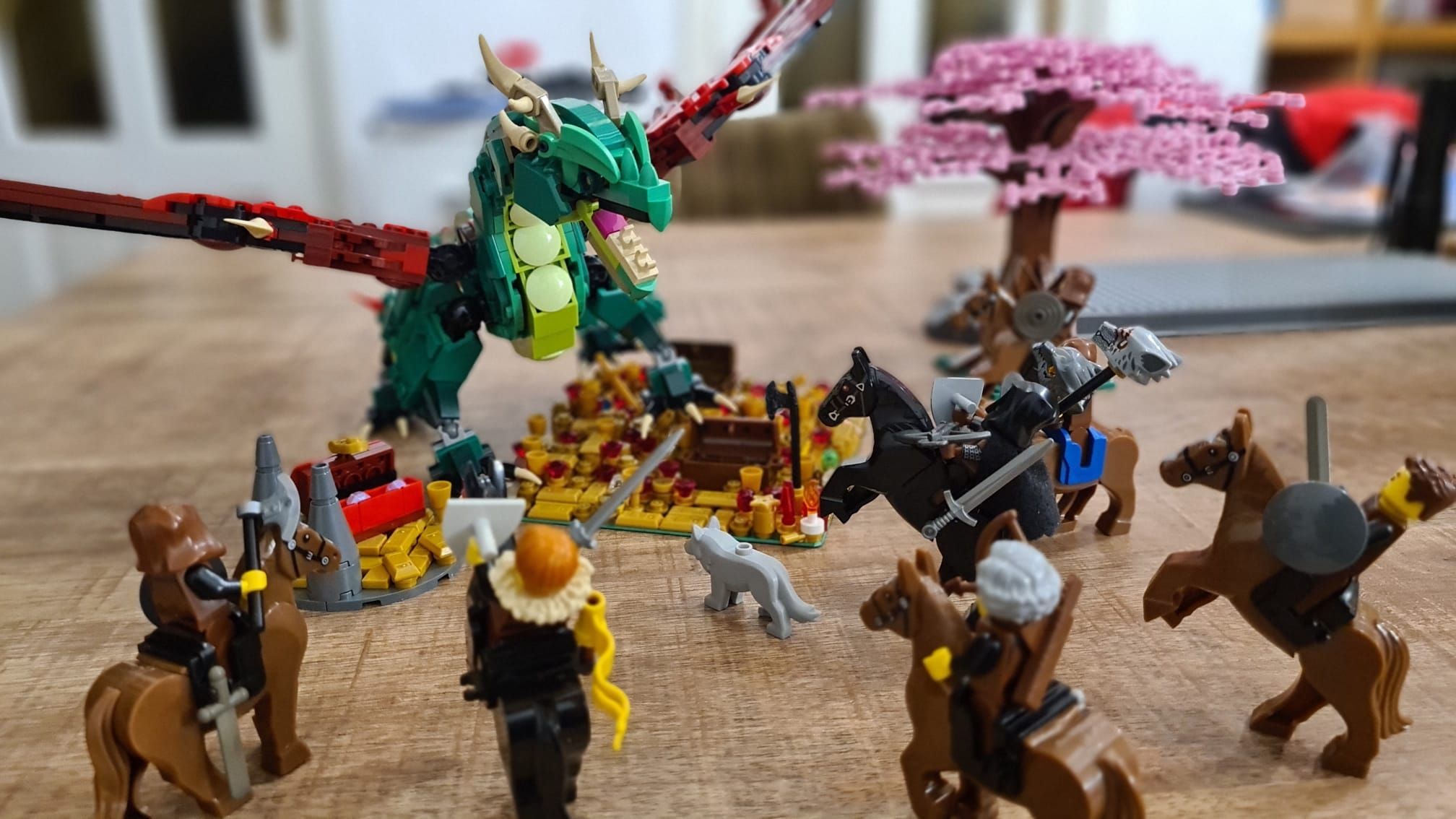 This might be why LEGO 71048 Series 27 Wolfpack minifigure is elusive