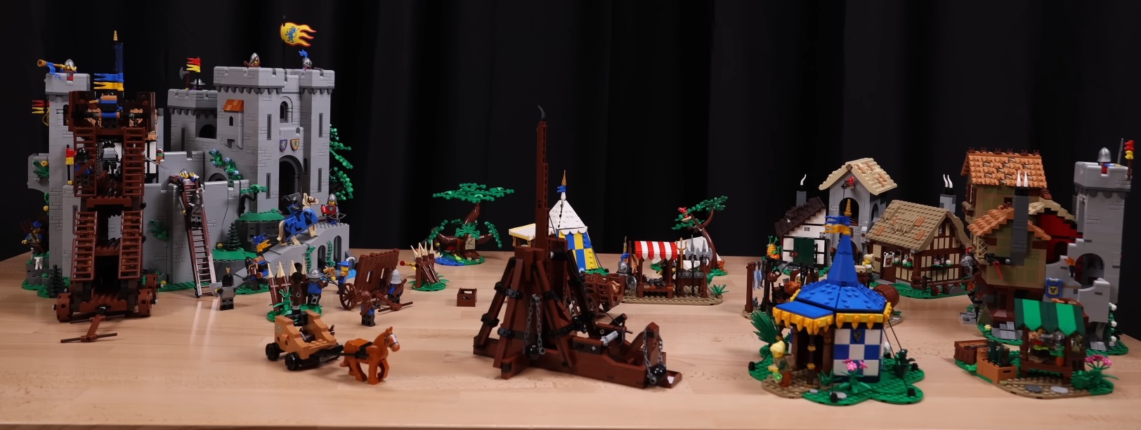 Closer look at LEGO BrickLink Series 4 Siege Encampment combined