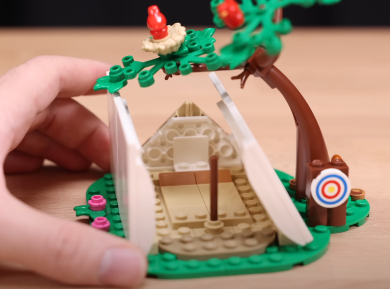 Closer look at LEGO BrickLink Series 4 Siege Encampment combined