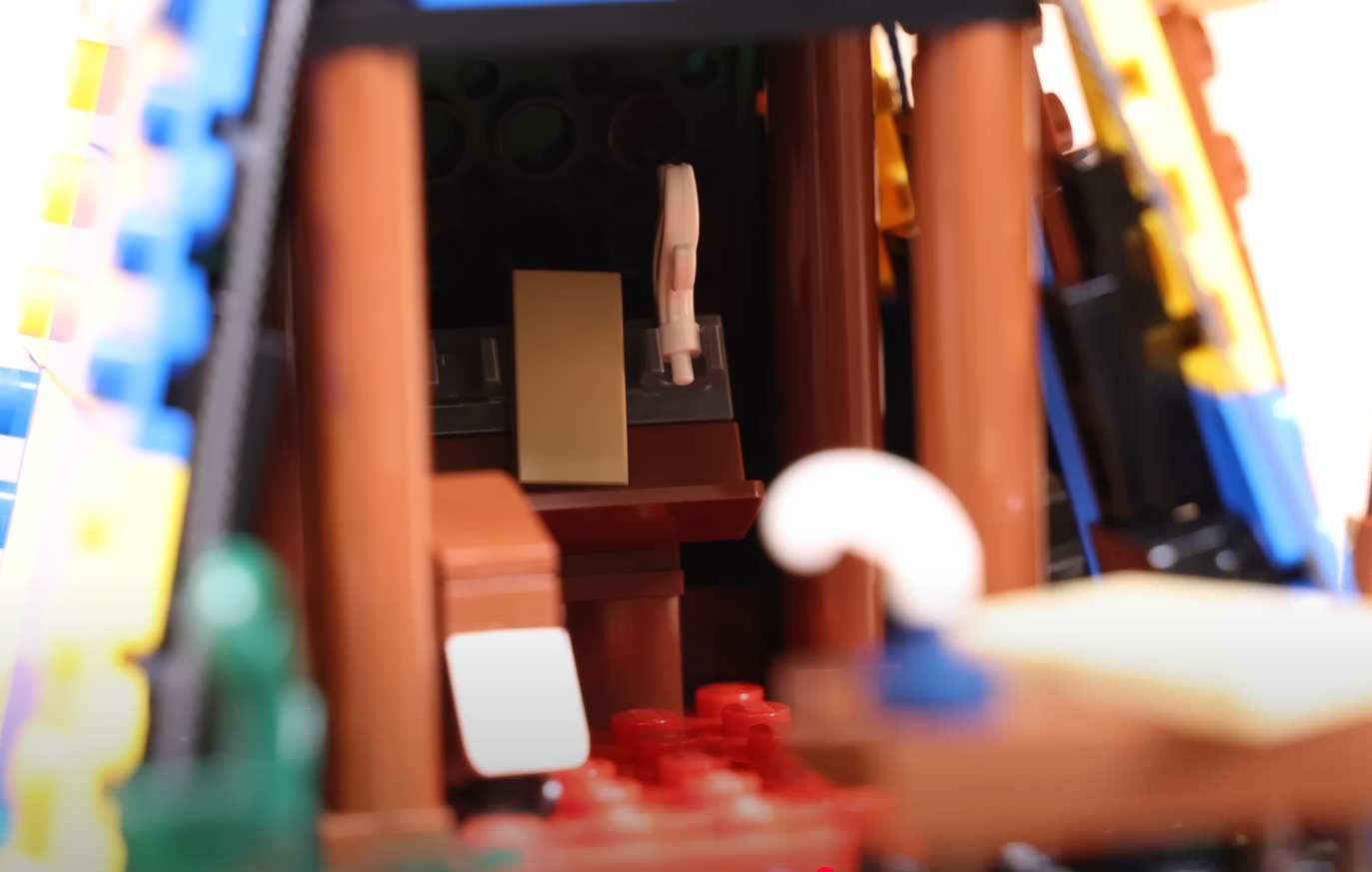 Closer look at LEGO BrickLink Series 4 Siege Encampment combined