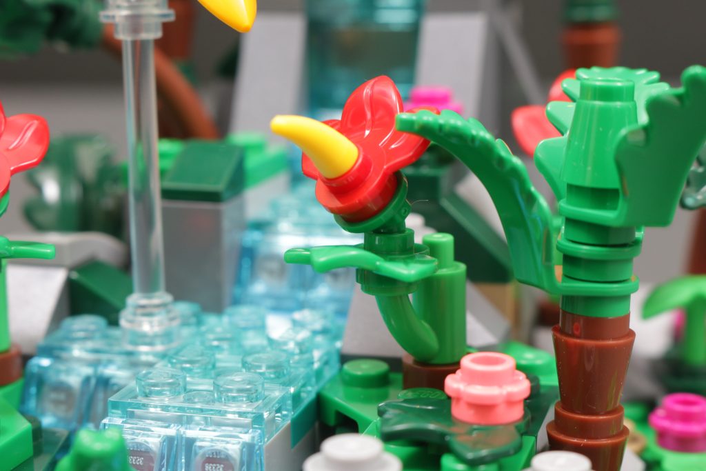 LEGO 40782 Tropical Rainforest Diorama GWP review