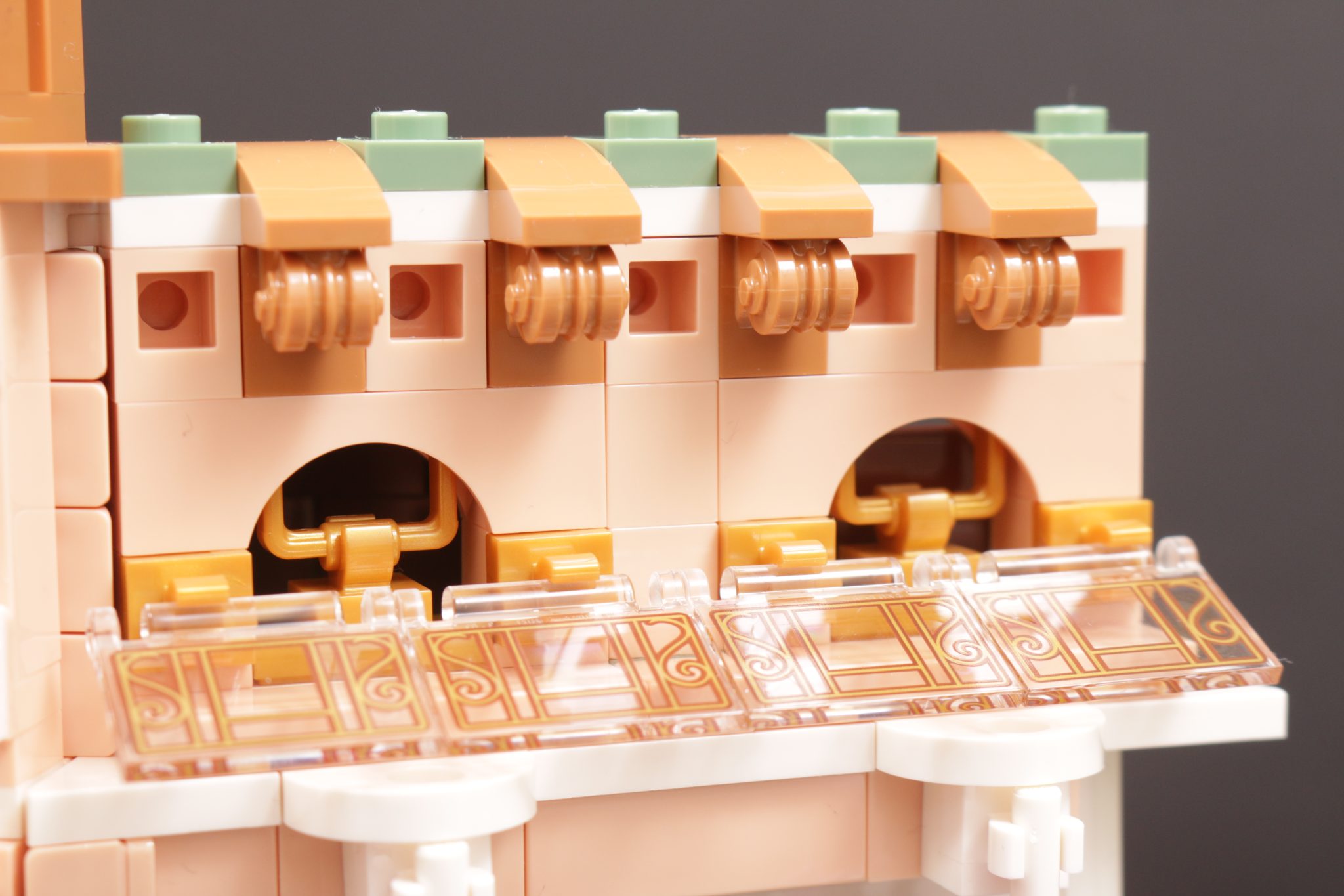 LEGO Icons 10362 French Café review and gallery