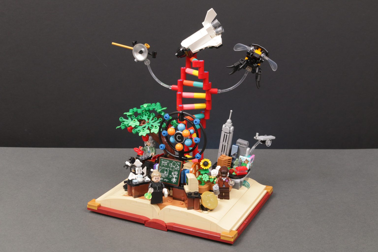 LEGO Ideas 21355 The Evolution of STEM review and gallery
