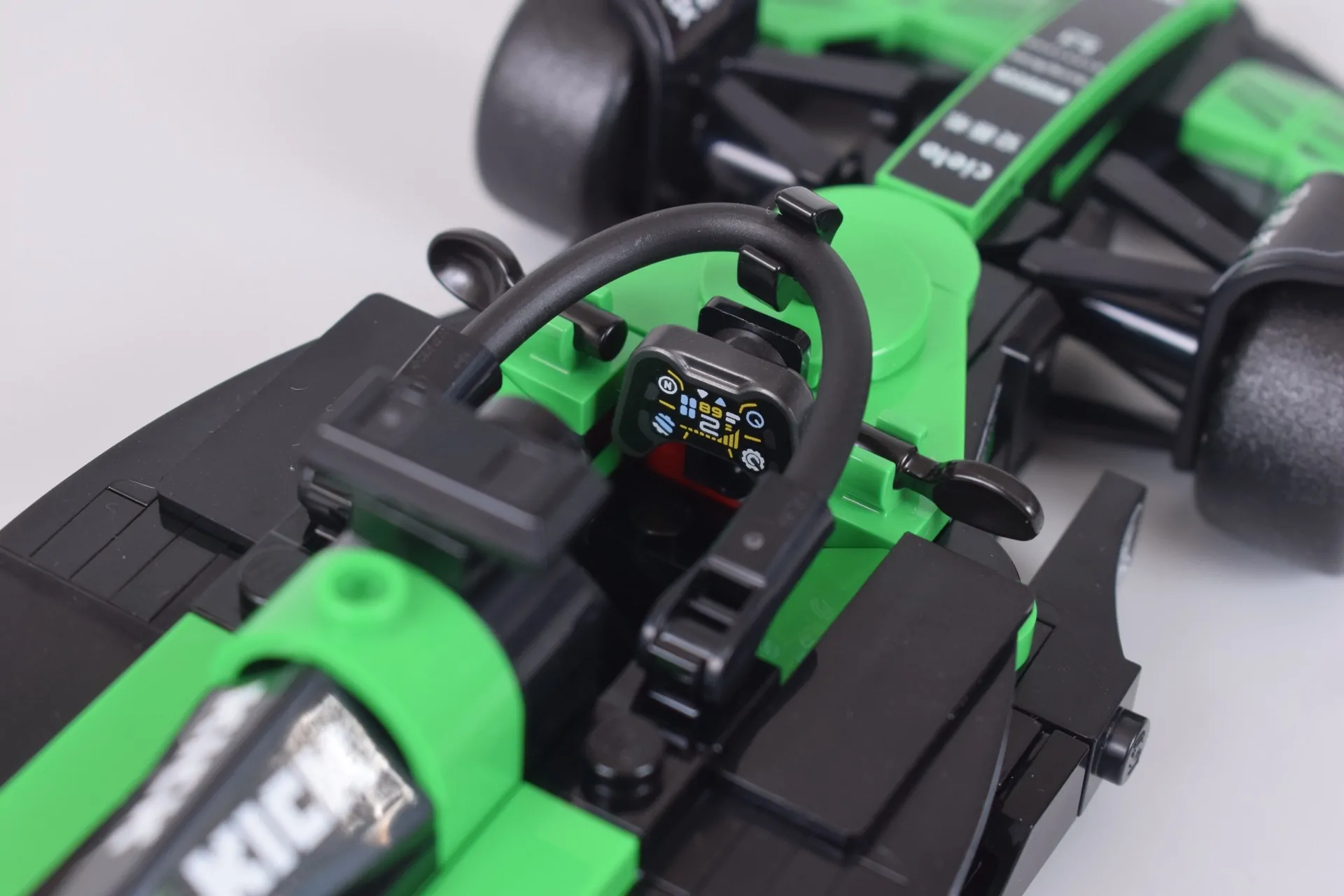 LEGO Speed Champions 77247 KICK Sauber F1 review