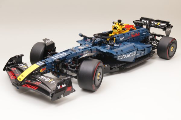LEGO Technic 42206 Oracle Red Bull Racing RB20 F1 review