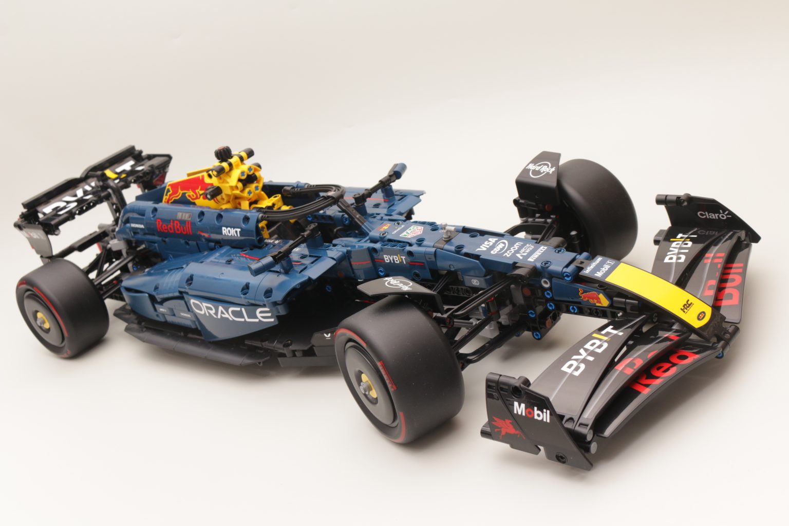 LEGO Technic F1 sets go head-to-head in ultimate challenge