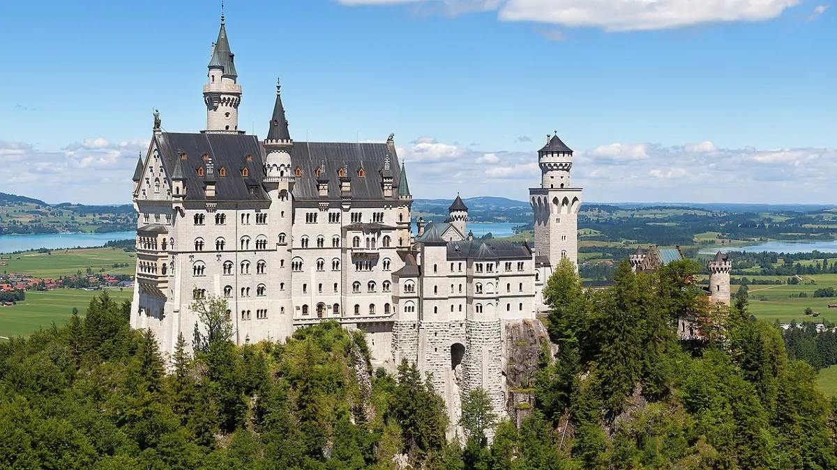 LEGO Architecture Neuschwanstein Castle rumoured for 2025