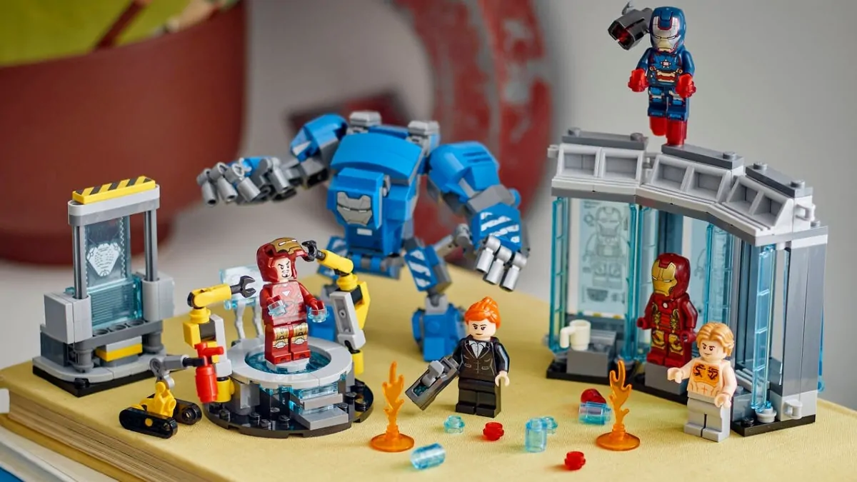 Lego Marvel Abrëll 2025 Sets enthalen nei Hall of Armor