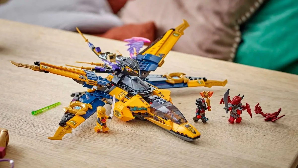 Free LEGO Star Wars, Marvel, DC and more gifts available