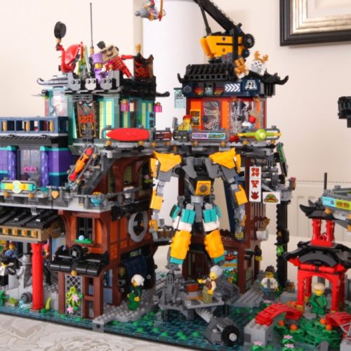 closer look at the combined LEGO Harry Potter Hogwarts