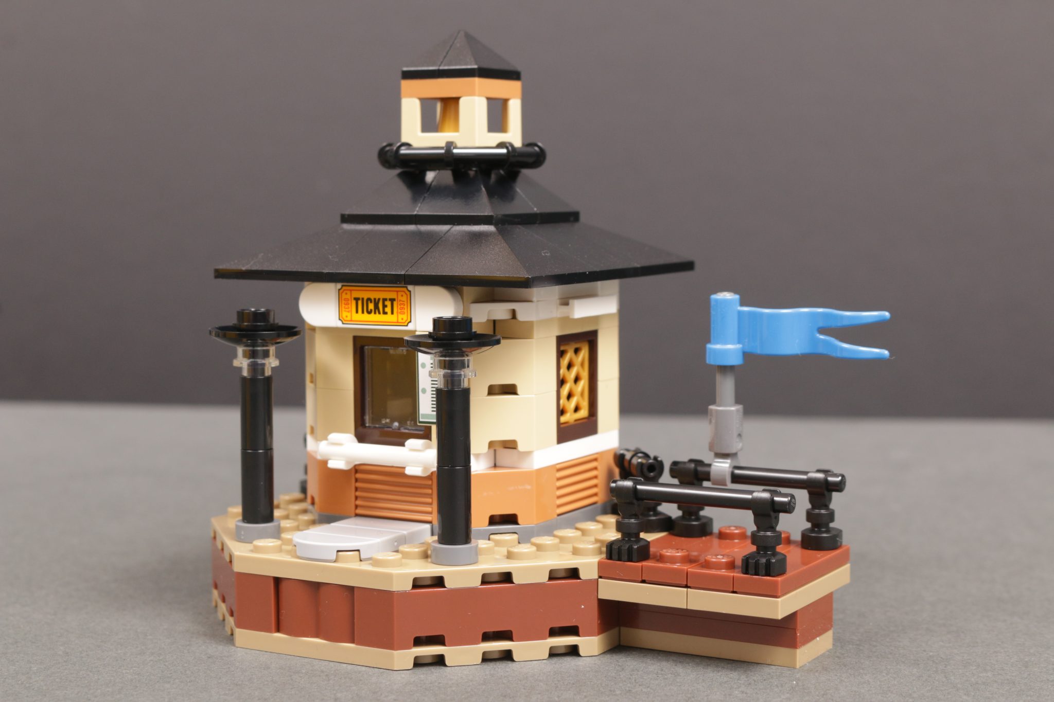 LEGO 5009157 Amelia Ticket Booth gift-with-purchase review