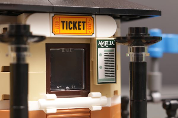 LEGO 5009157 Amelia Ticket Booth gift-with-purchase review