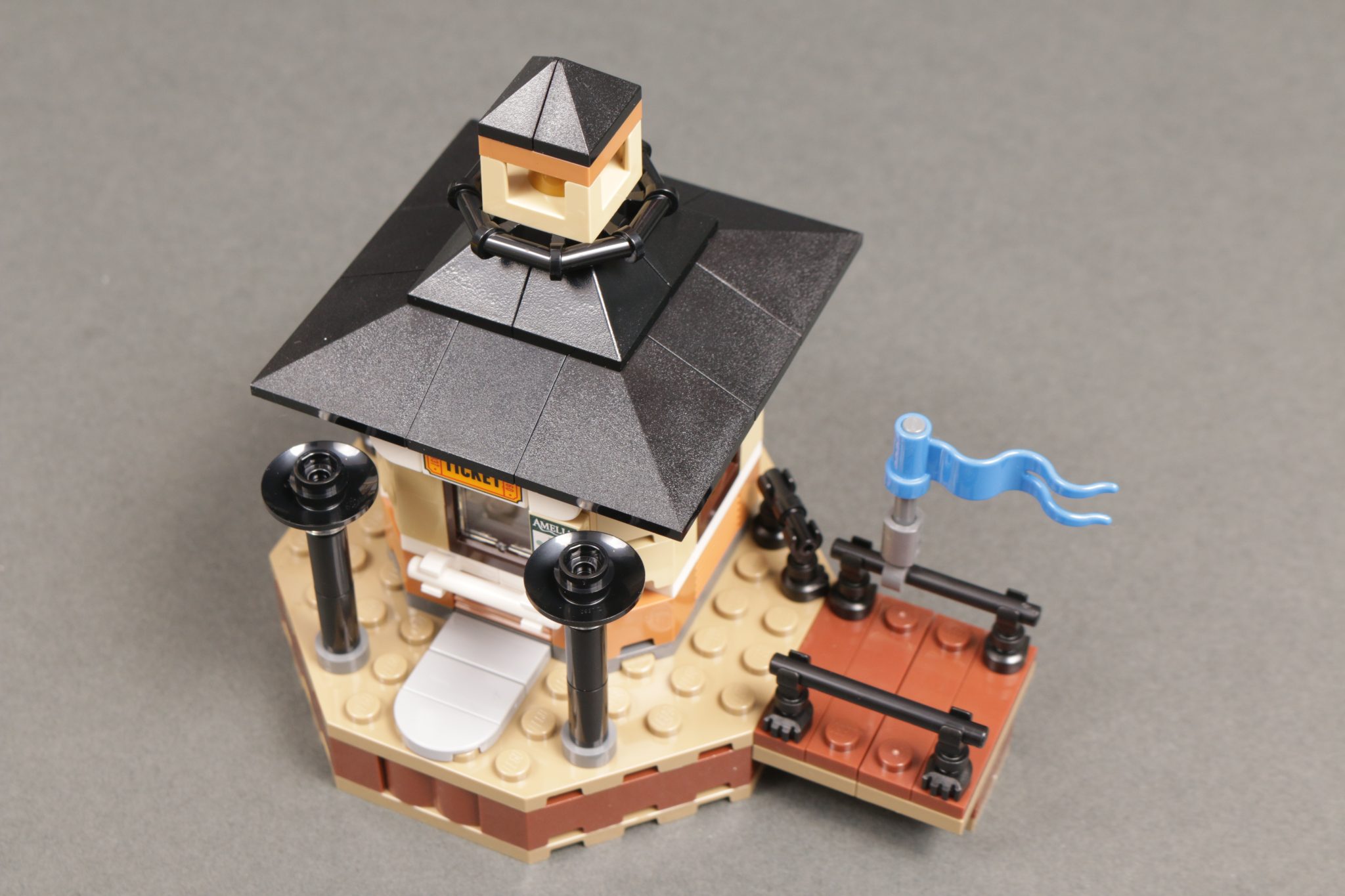 LEGO 5009157 Amelia Ticket Booth gift-with-purchase review