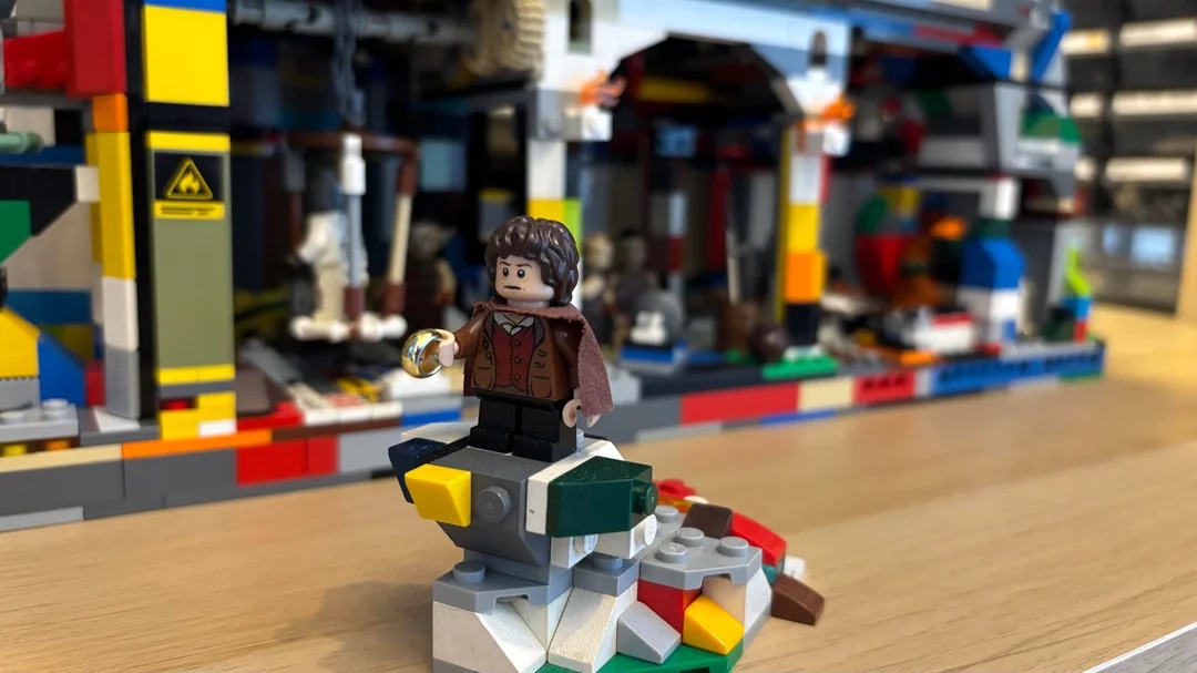 LEGO Lord of the Rings fans raise your junk Falcon