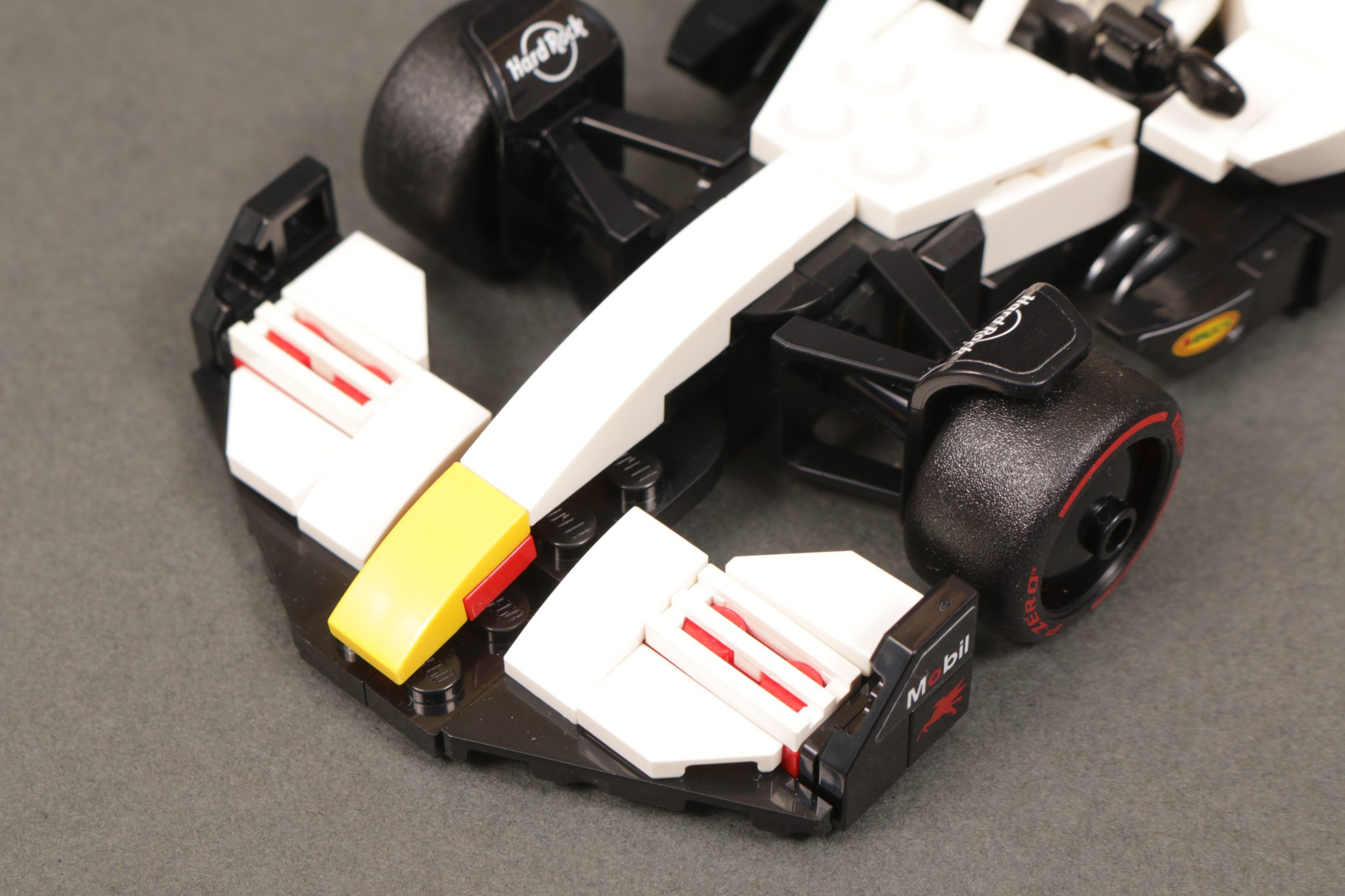 How to build a 2025 LEGO Racing Bulls F1 car