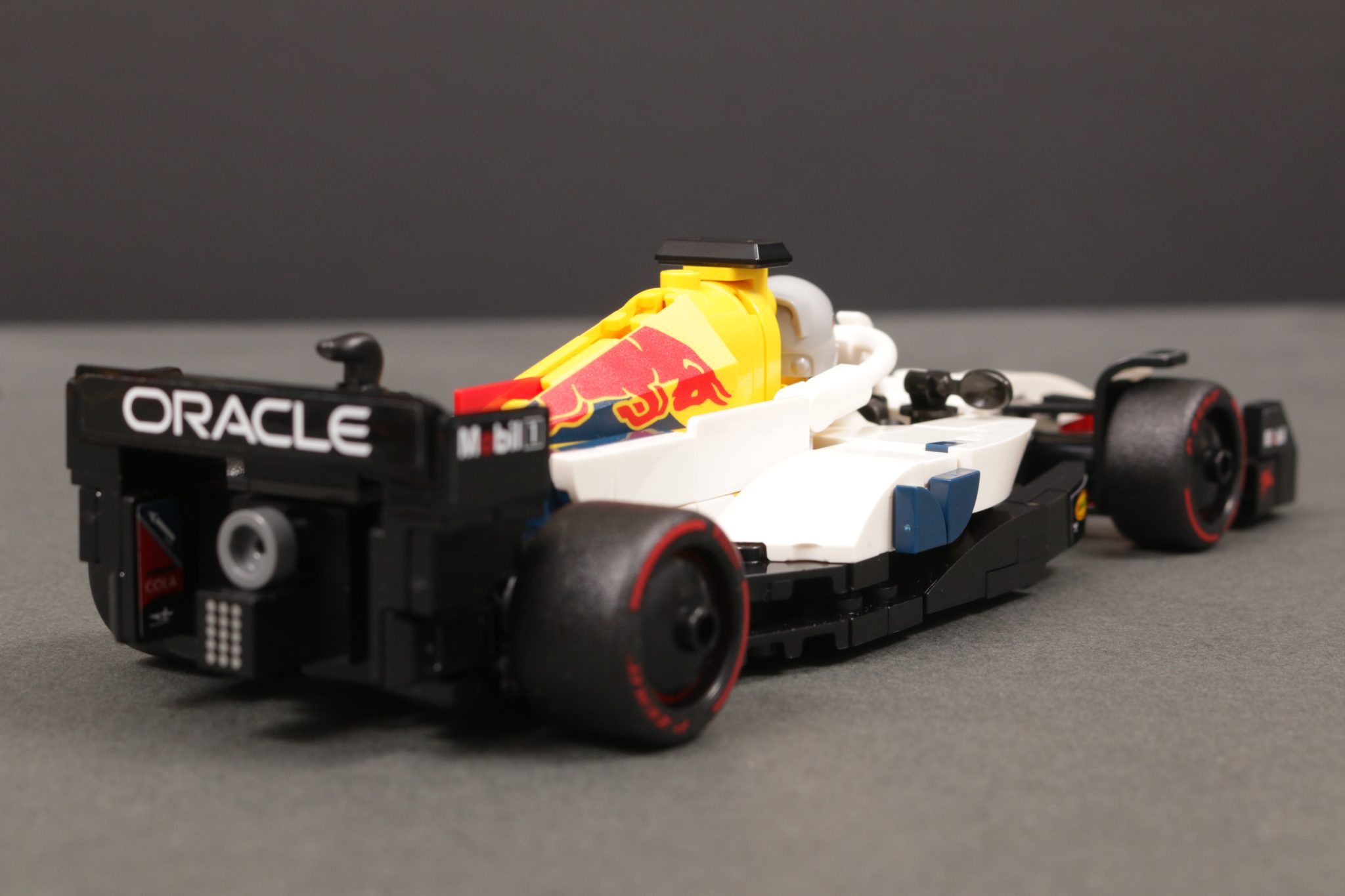How to build a 2025 LEGO Racing Bulls F1 car