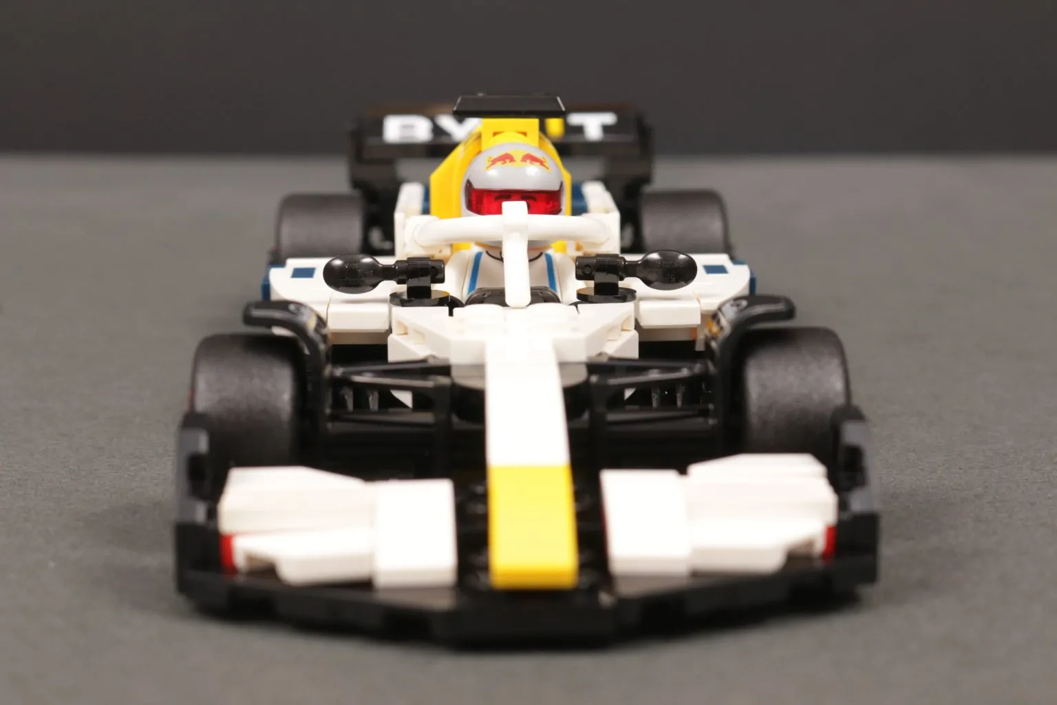 How to build a 2025 LEGO Racing Bulls F1 car
