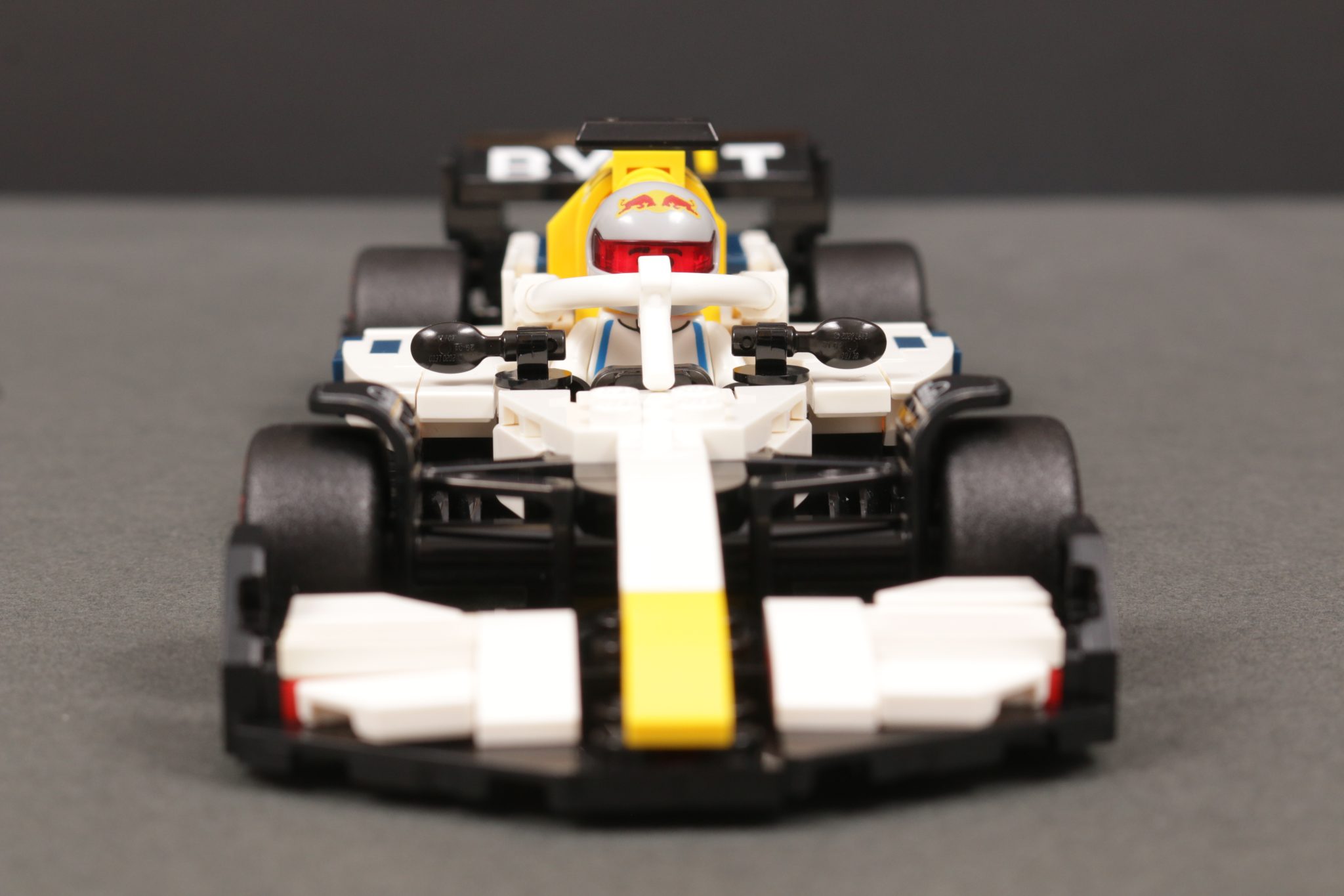 How to build a 2025 LEGO Racing Bulls F1 car