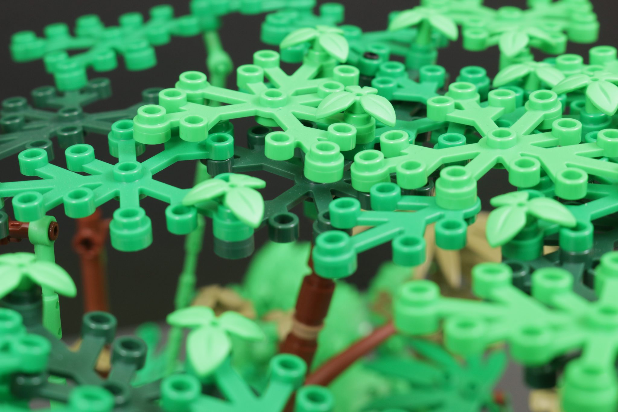 How to build a LEGO jungle – techniques and parts