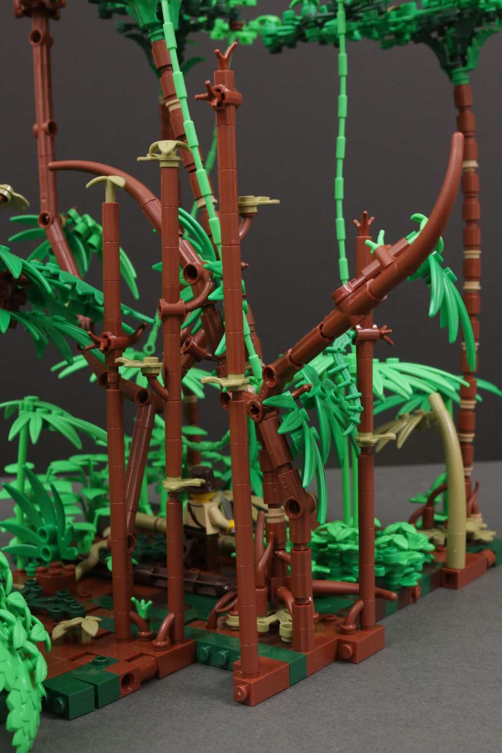 How to build a LEGO jungle – techniques and parts