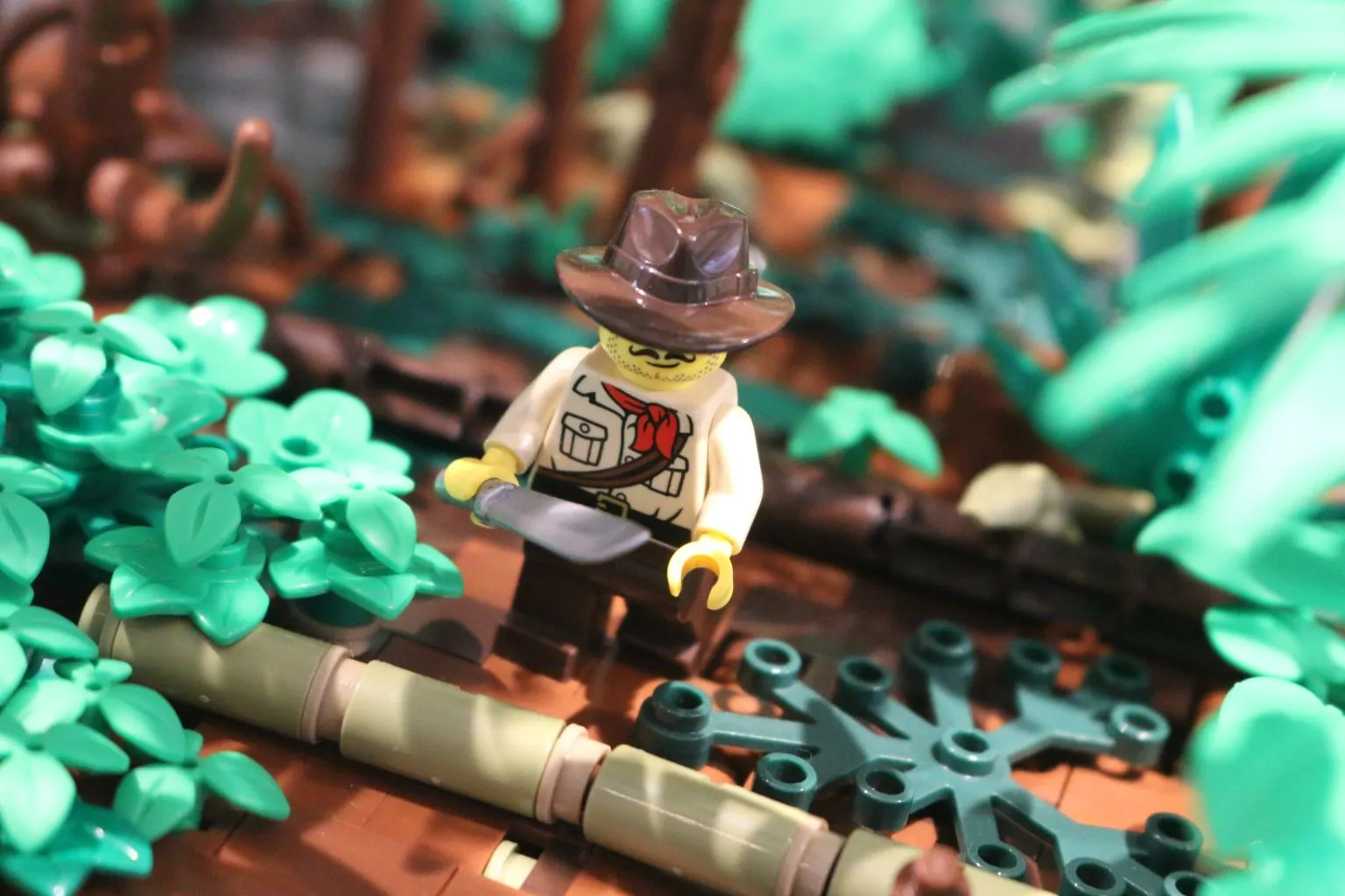 How to build a LEGO jungle – techniques and parts