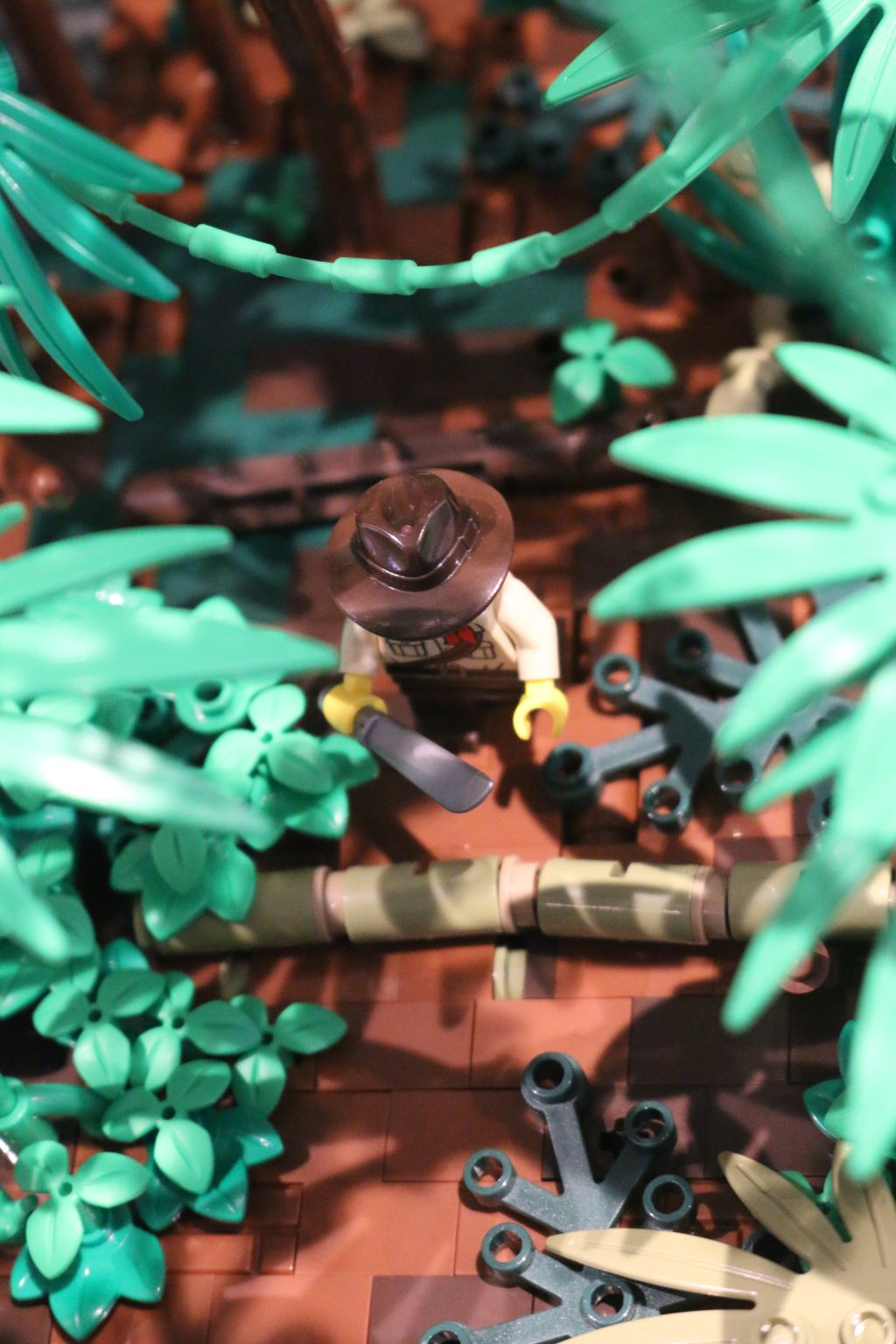 How to build a LEGO jungle – techniques and parts