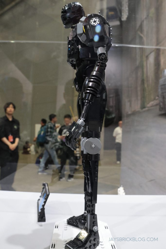 Eerste blik op LEGO K-2SO op Star Wars Viering