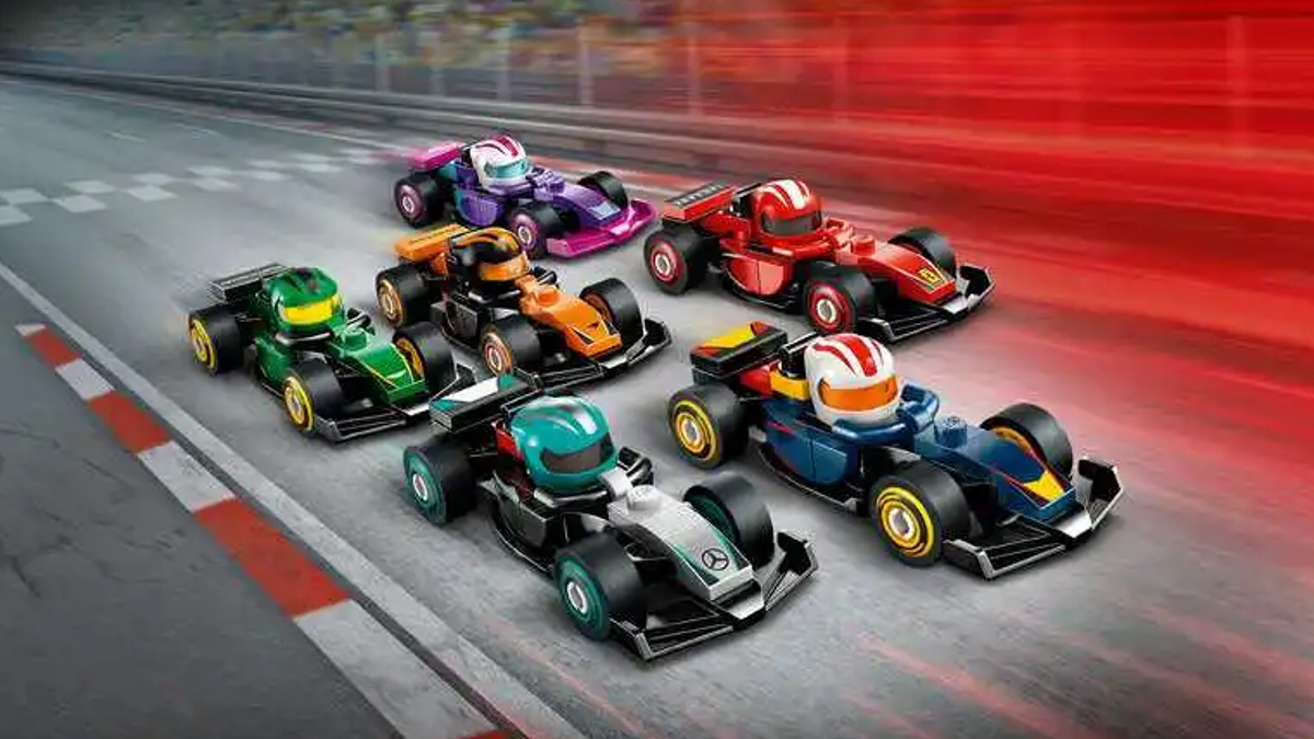Racing between LEGO Stores for GWPs and collectible CMF cars