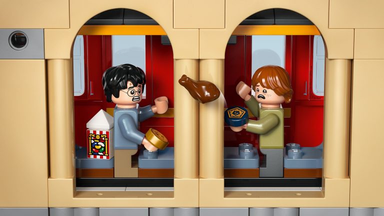 LEGO Harry Potter 76450 Book Nook: Hogwarts Express revealed