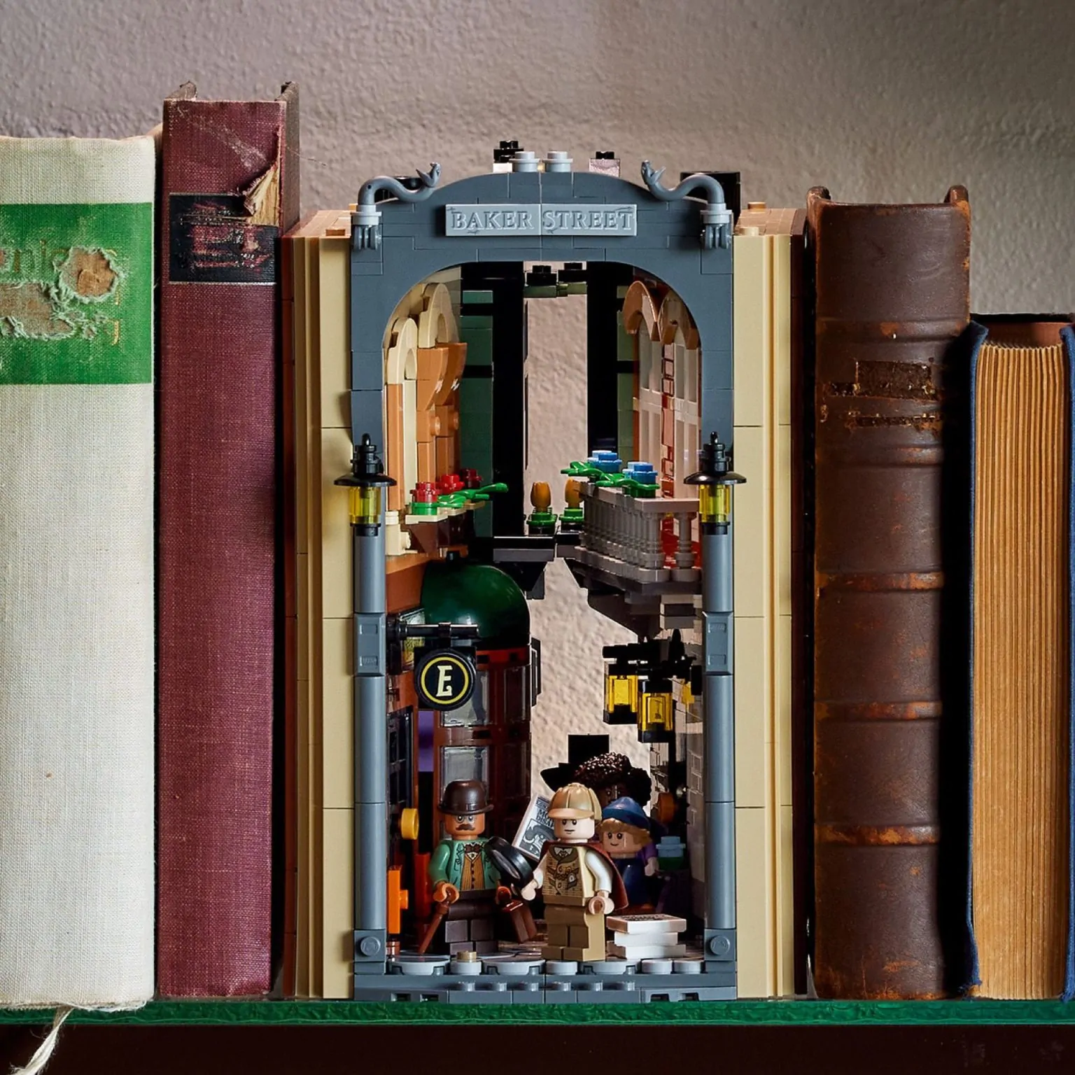 LEGO book nooks compared, from The Lord of the Rings to Harry Potter