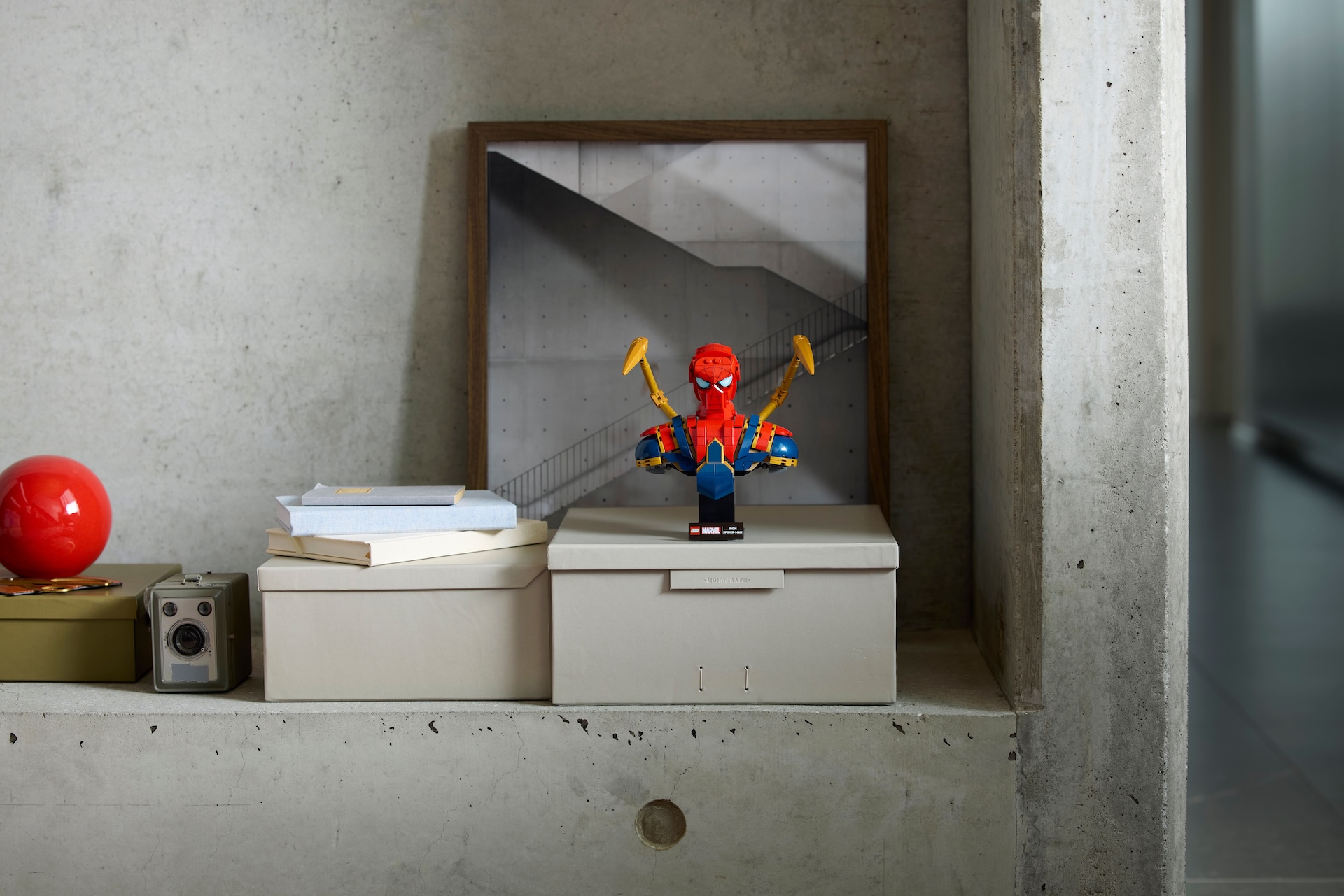 New LEGO Marvel Iron Man and Iron Spider busts revealed