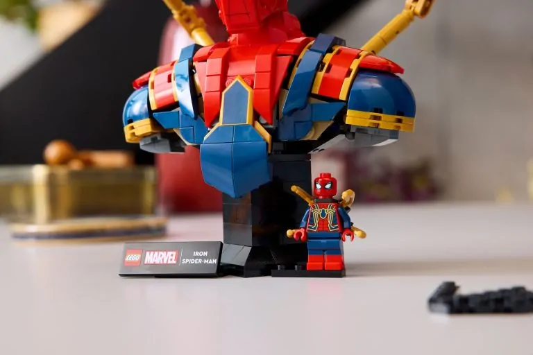 New LEGO Marvel Iron Man and Iron Spider busts revealed