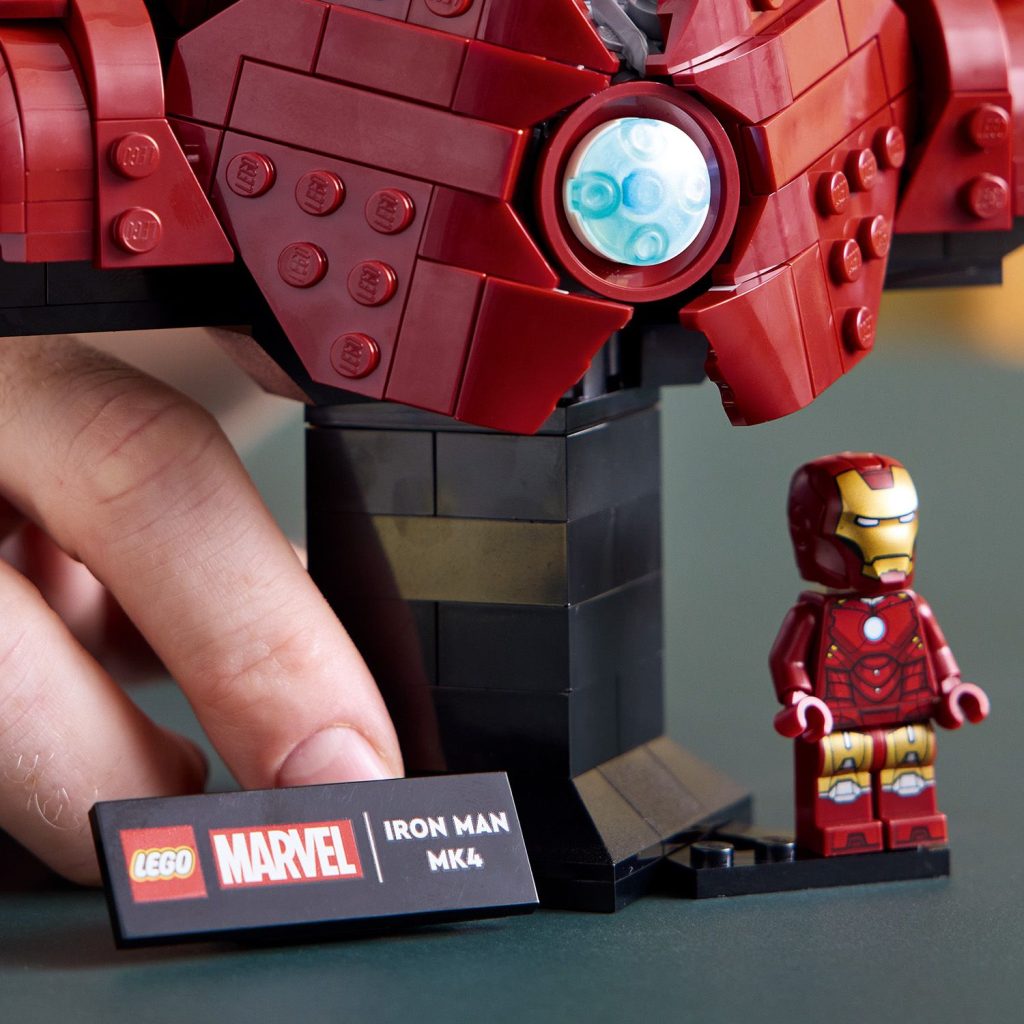 LEGO Marvel bust’s minifigures prove frustrating for fans