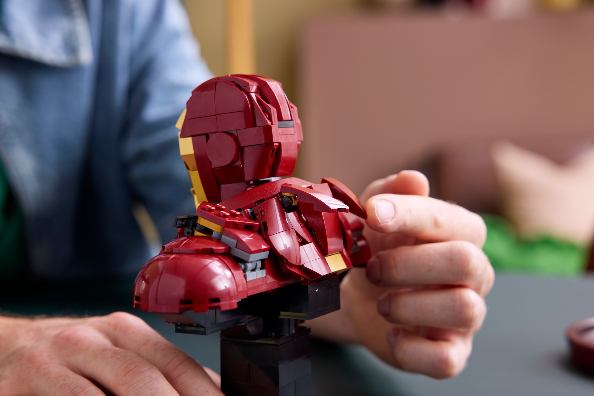 New LEGO Marvel Iron Man and Iron Spider busts revealed