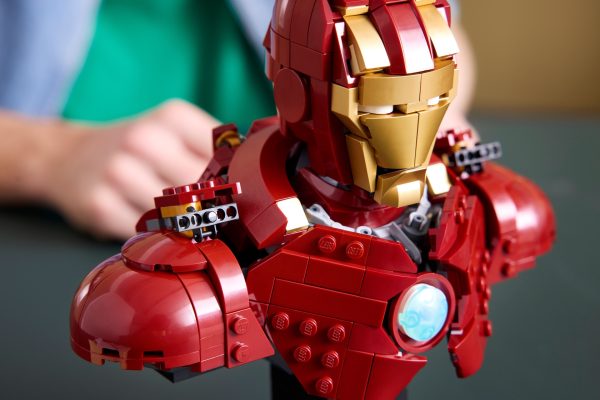 New LEGO Marvel Iron Man and Iron Spider busts revealed