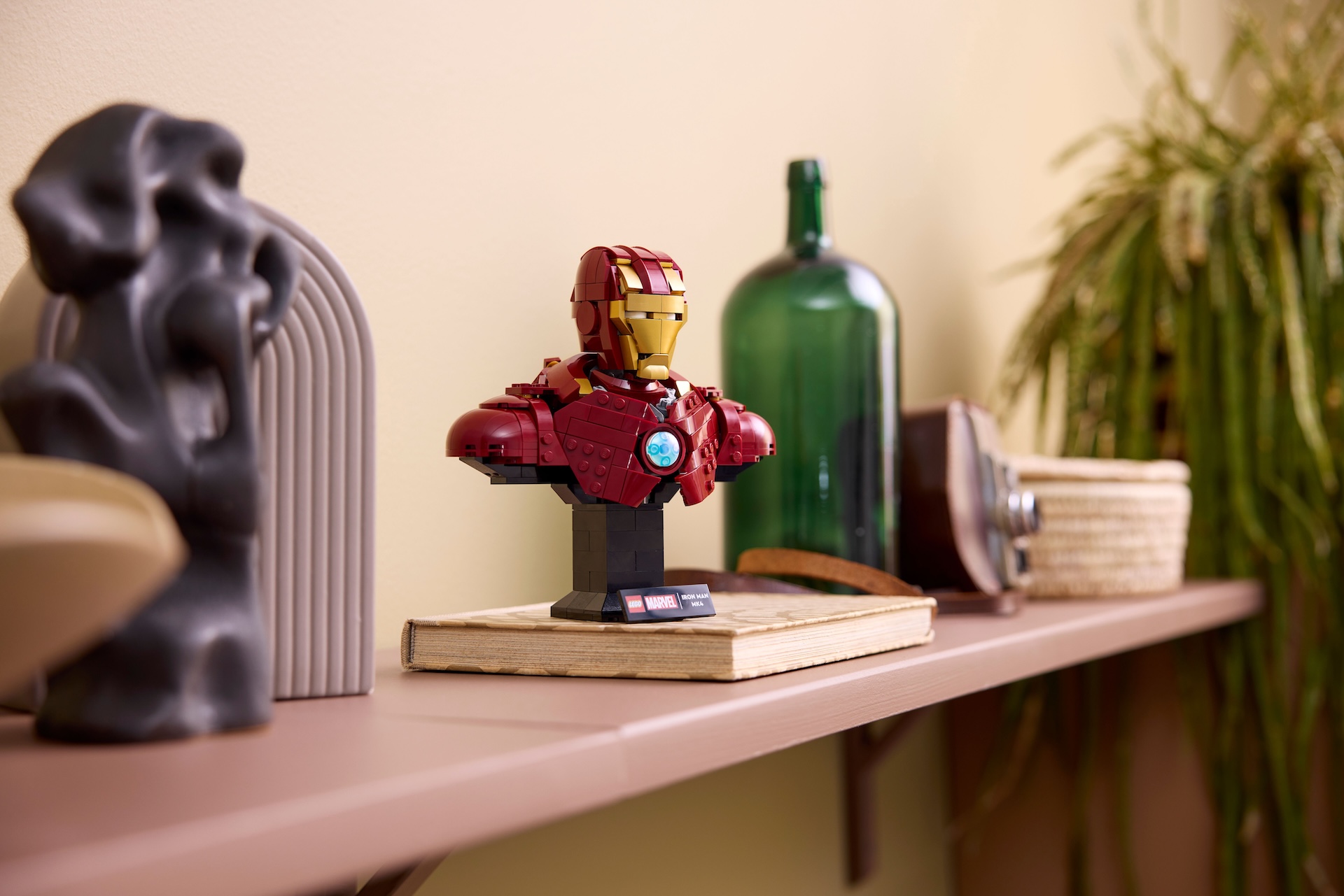New LEGO Marvel Iron Man and Iron Spider busts revealed