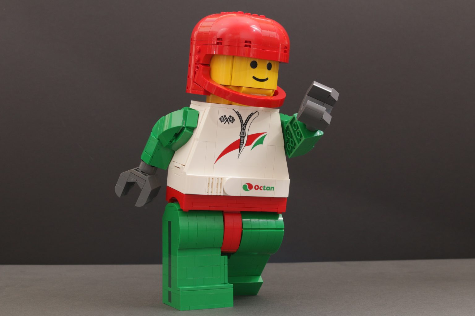 LEGO 40819 Up-Scaled Racing Driver Minifigure review