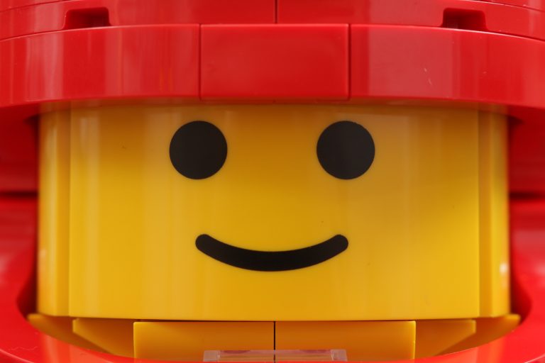 LEGO 40819 Up-Scaled Racing Driver Minifigure review