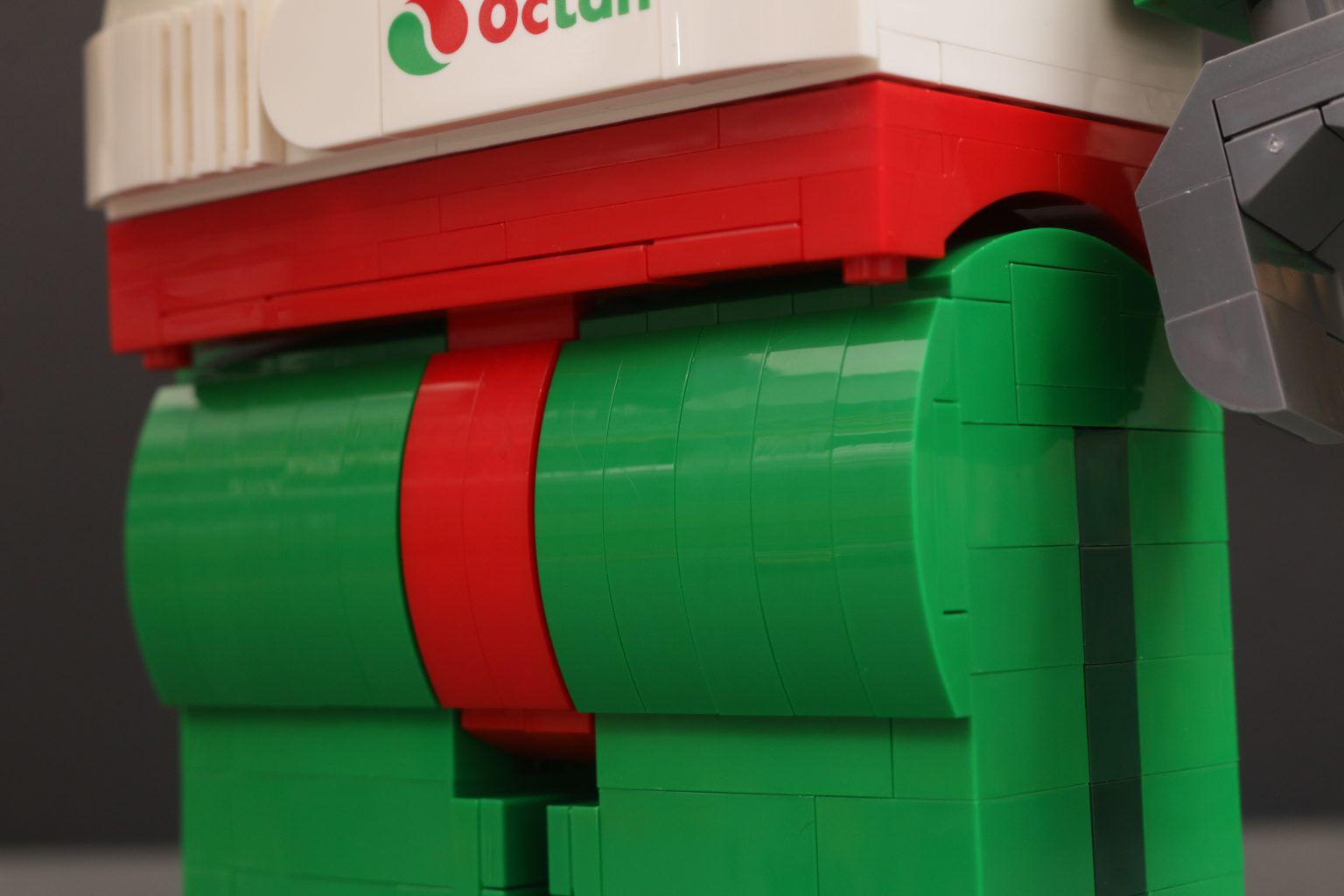 LEGO 40819 Up-Scaled Racing Driver Minifigure review