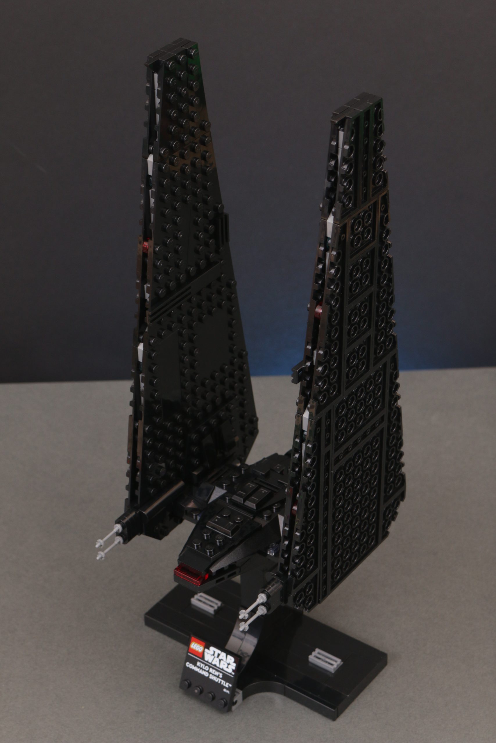 LEGO Star Wars 75406 Kylo Ren’s Command Shuttle review