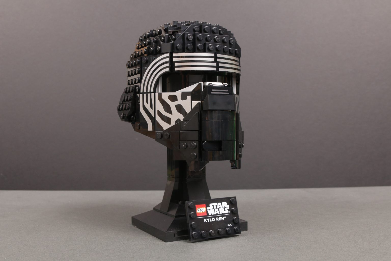 LEGO Star Wars 75415 Kylo Ren Helmet review and gallery