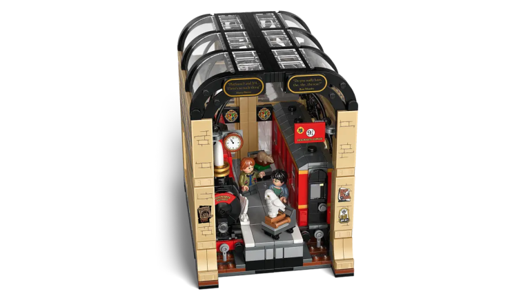 LEGO book nooks compared, from The Lord of the Rings to Harry Potter