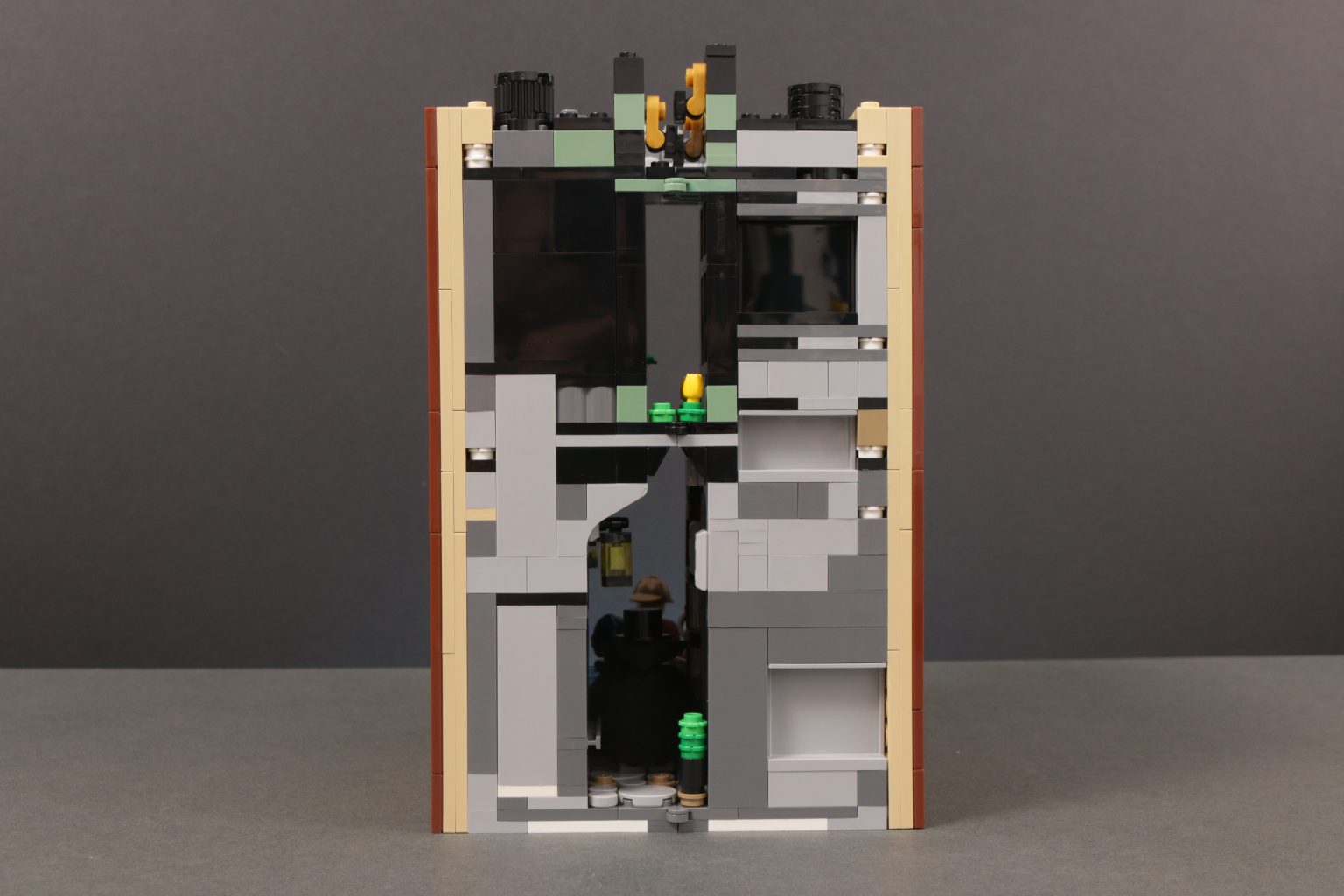 LEGO Icons 10351 Sherlock Holmes Book Nook review