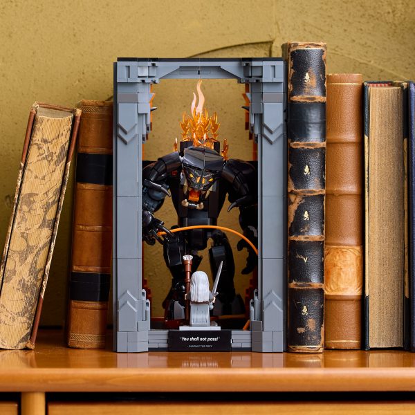 LEGO The Lord of the Rings: Balrog Book Nook does not pass in some fans ...