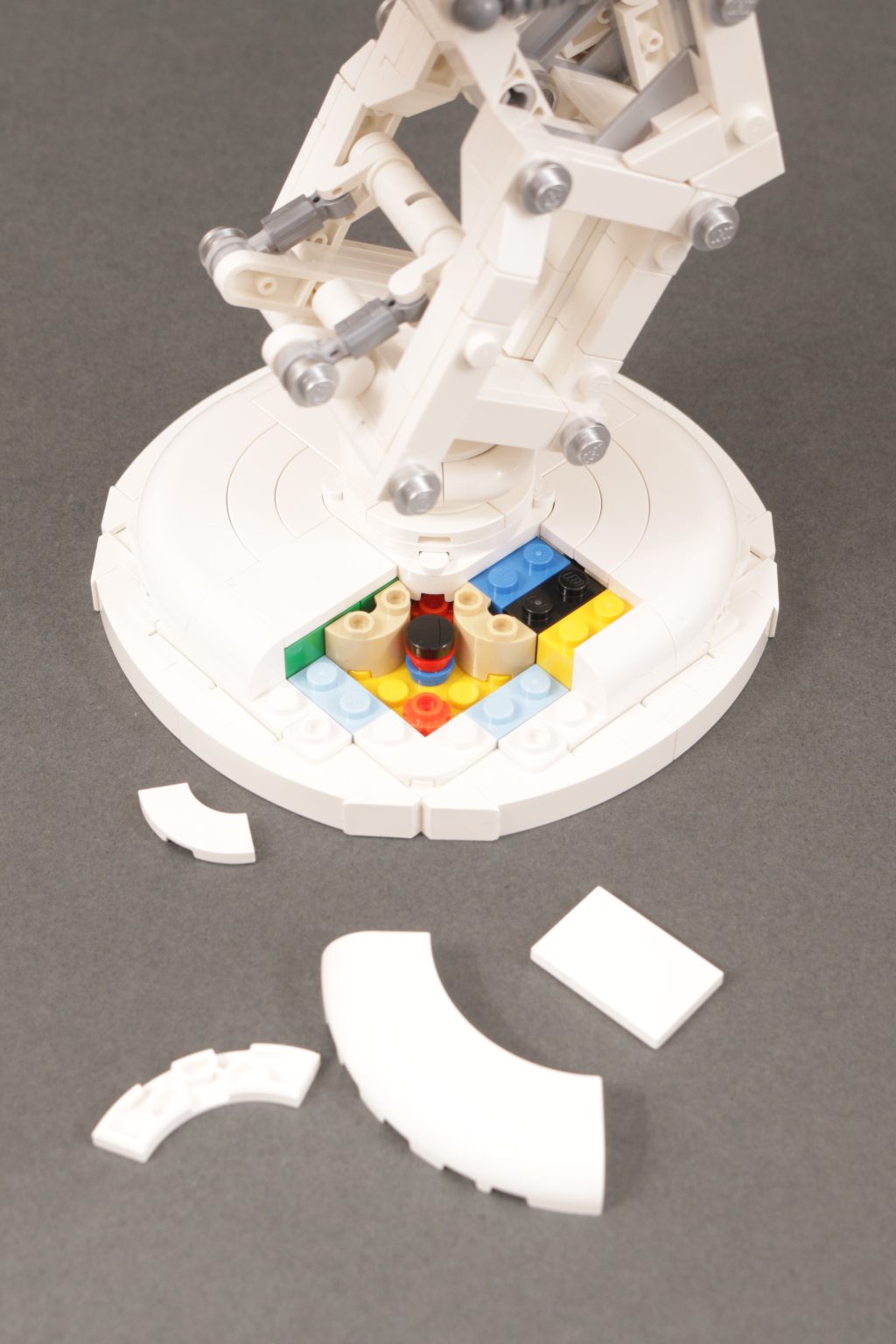 LEGO Ideas Disney Pixar 21357 Luxo Jr. review and gallery