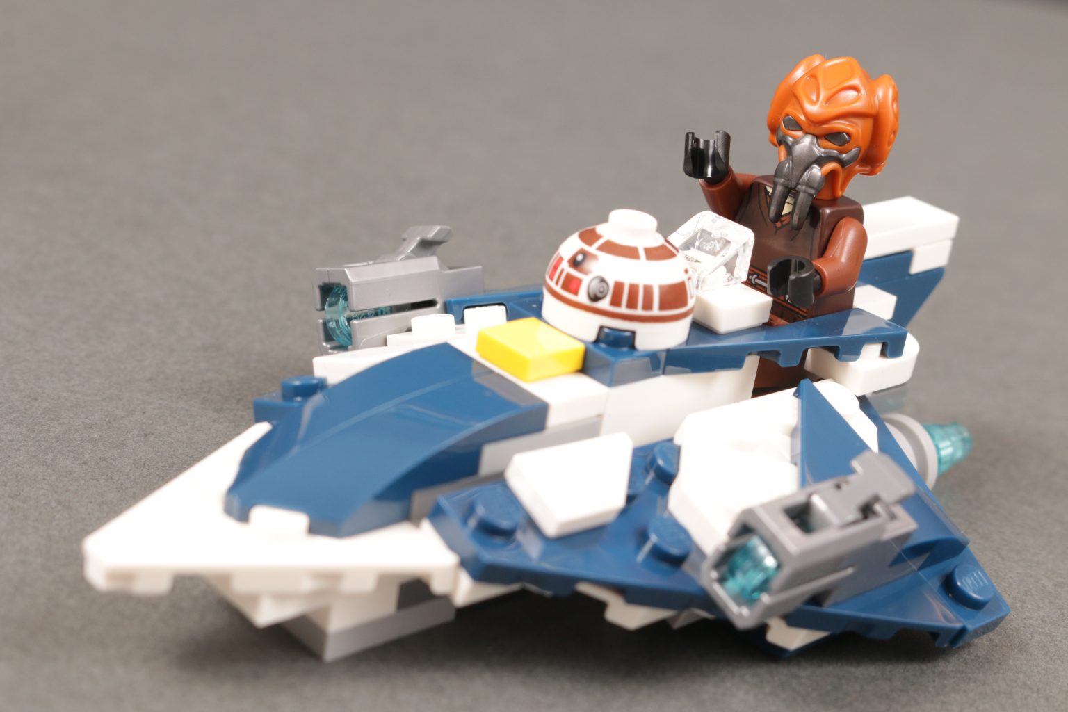 LEGO Star Wars 75400 Plo Koon’s Jedi Starfighter Microfighter