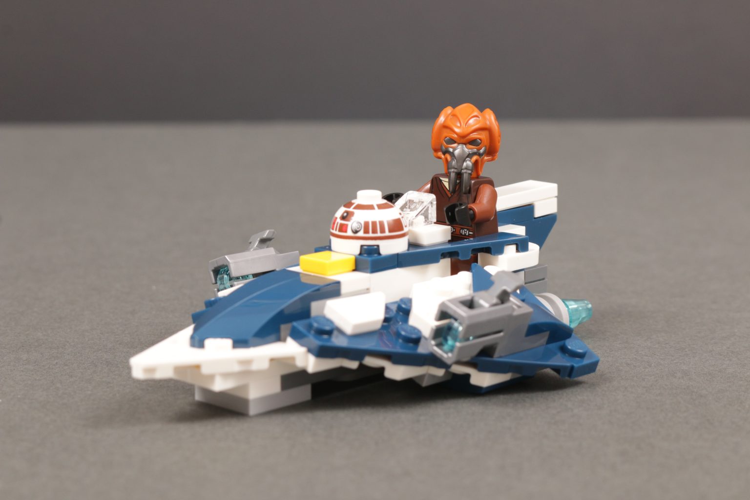 LEGO Star Wars 75400 Plo Koon’s Jedi Starfighter Microfighter