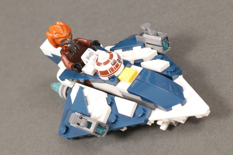 How to build Plo Koon’s Jedi Starfighter with two LEGO sets